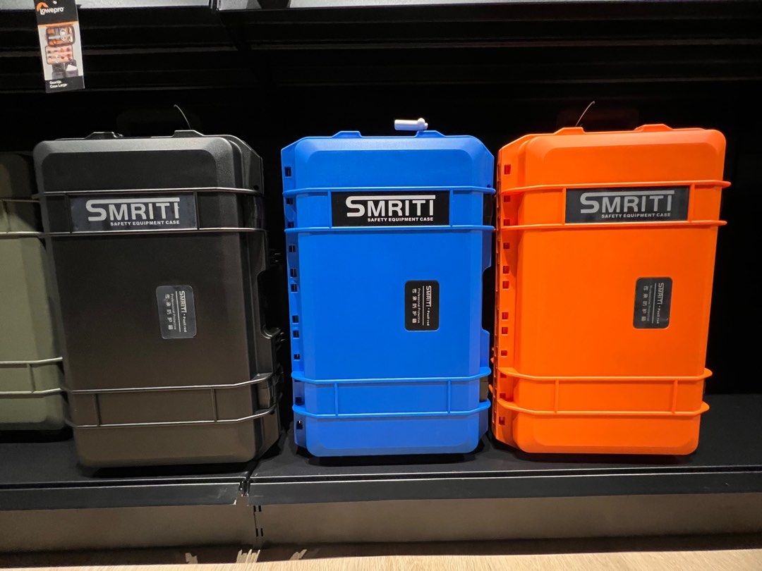 SMRITI pull rod hard case (small 5129), Photography, Photography ...