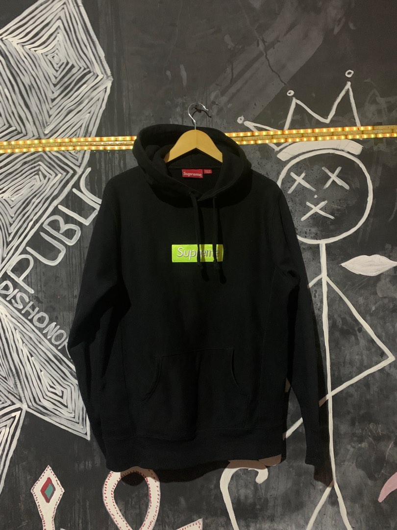 Supreme hodie logo box neon, Fesyen Pria, Pakaian , Atasan di Carousell