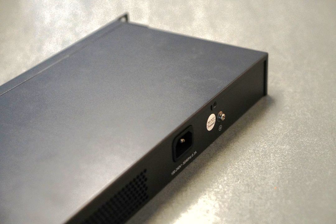 TP Link 16-Port Gigabit Rackmount Switch 1 TL-SG1016, Computers & Tech ...