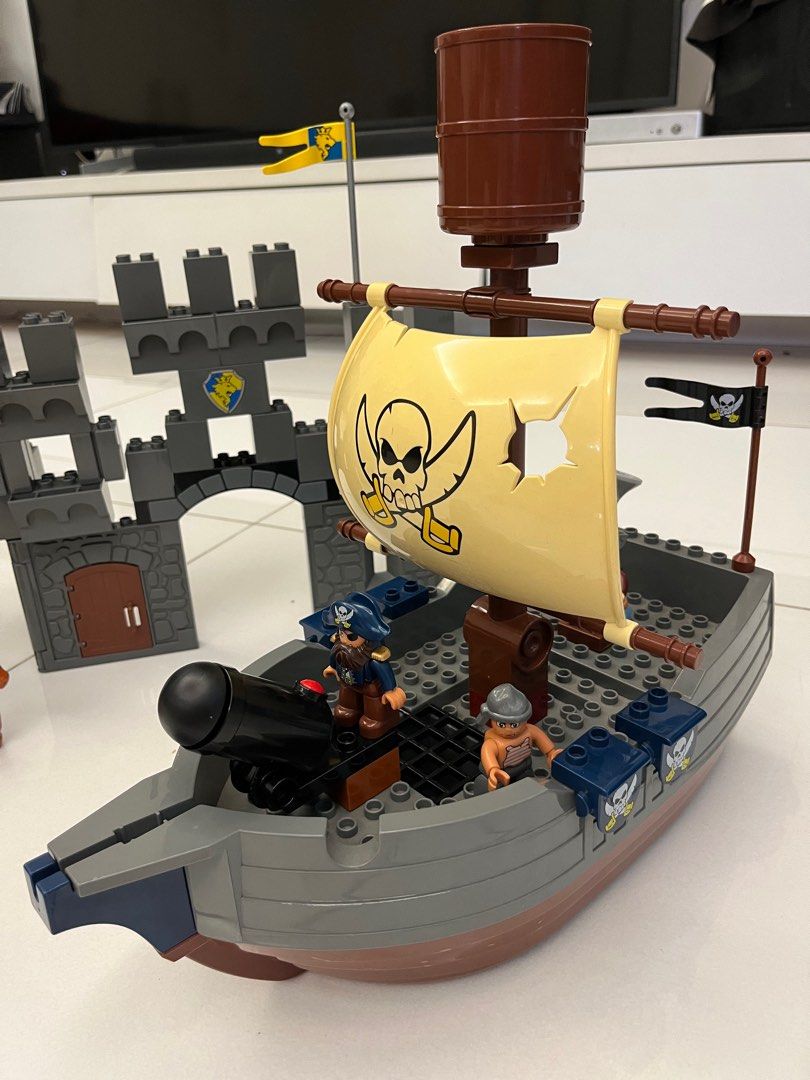 Treasure attack and Pirate ship, Hobbies & Toys, Toys & Games on Carousell