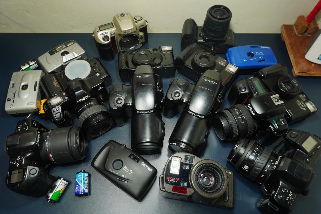 Vintage Camera PRICE STARTS AT 500 Pesos, Photography, Cameras on Carousell