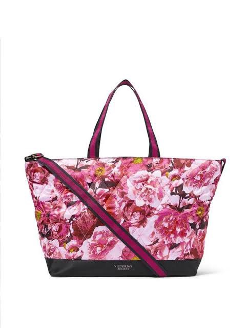 VS PUFF WEEKENDER in Floral (quilted), Women's Fashion, Bags & Wallets ...