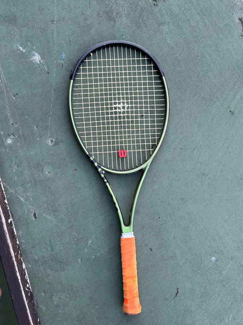 Wilson blade 98 , V8. Tennis Racket / Raquette, Sports Equipment ...