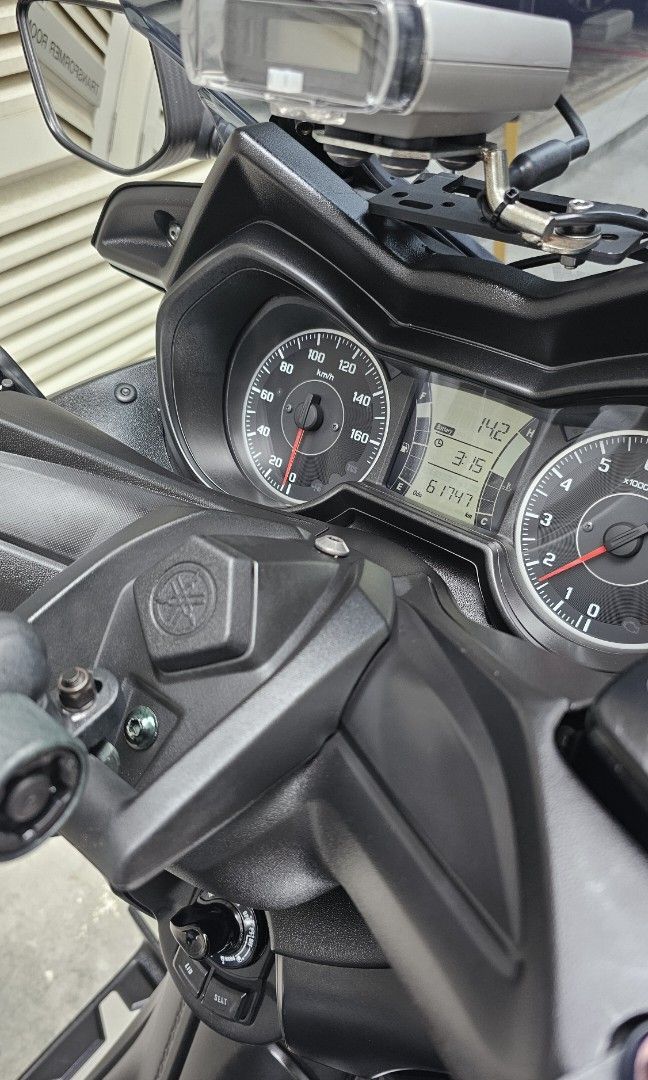 [2018] Yamaha Xmax 300 Standard Silver, Motorcycles, Motorcycles for ...