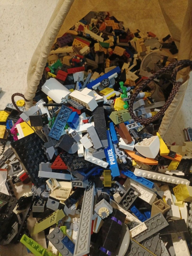 5kg loose Lego pieces, Hobbies & Toys, Toys & Games on Carousell