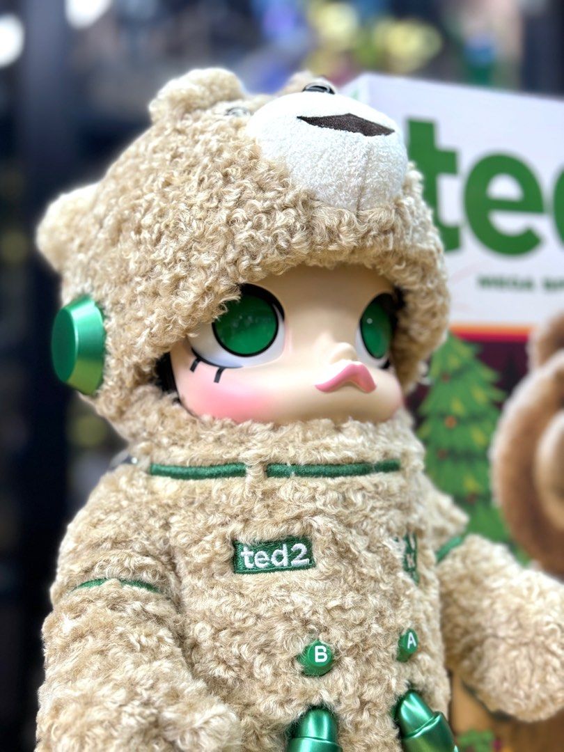 現貨 400% Mega Space Molly Ted 2, 興趣及遊戲, 玩具 & 遊戲類 - Carousell