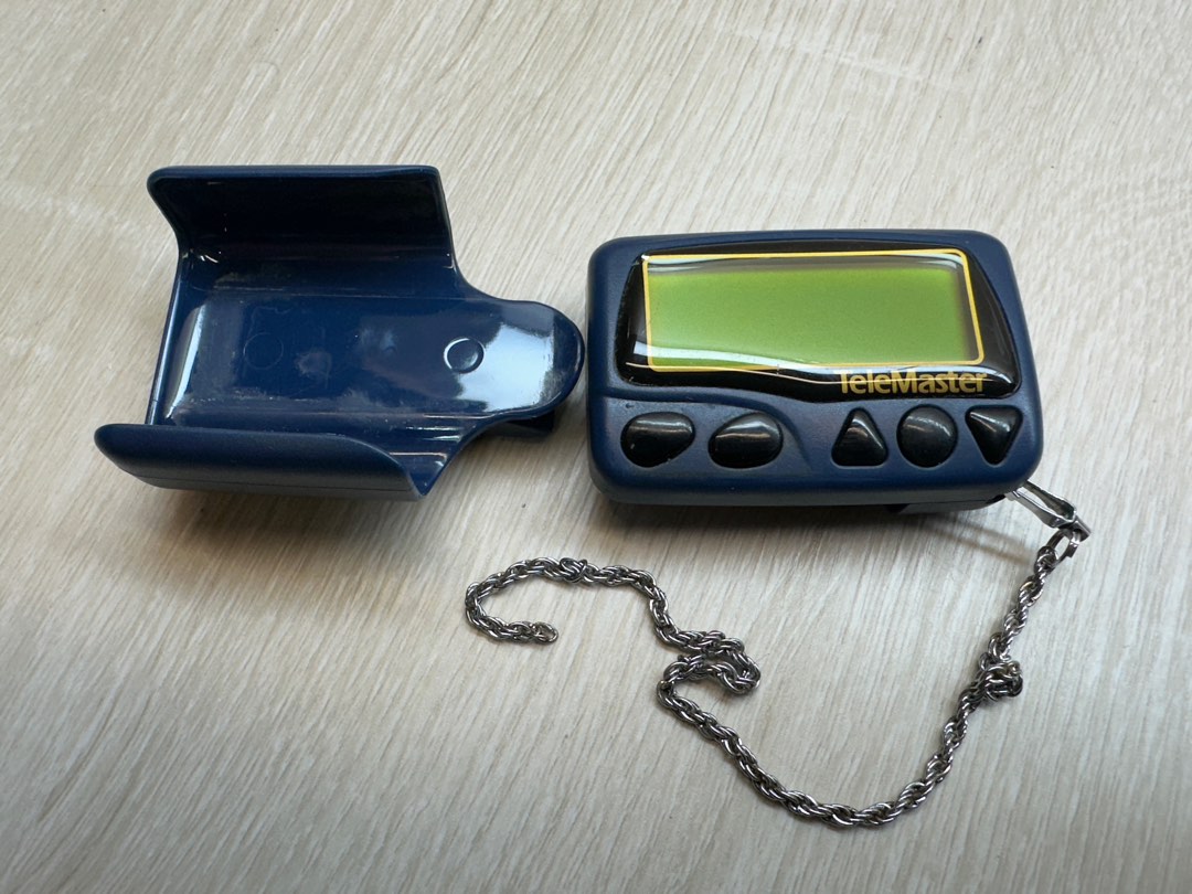 早期 bb.call TeleMaster TM-623J二手零件機 無法使用 （不過電）零件機 報帳 拍戲 造型, 電視及其他電器 , 其他 ...