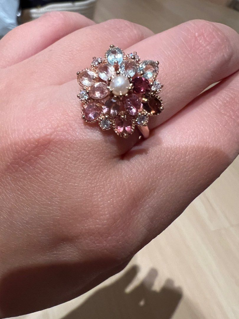 Bejeweled floral adjustable ring, Women's Fashion, Jewelry & Organisers, Rings on Carousell