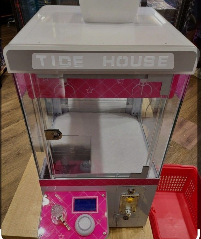 Mini claw machine( brand new), Hobbies & Toys, Toys & Games on Carousell