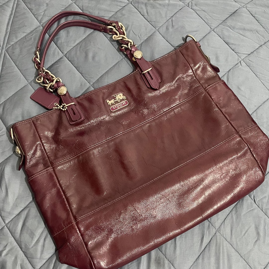 COACH Tribeca East West Tote, Luxury, Bags & Wallets on Carousell