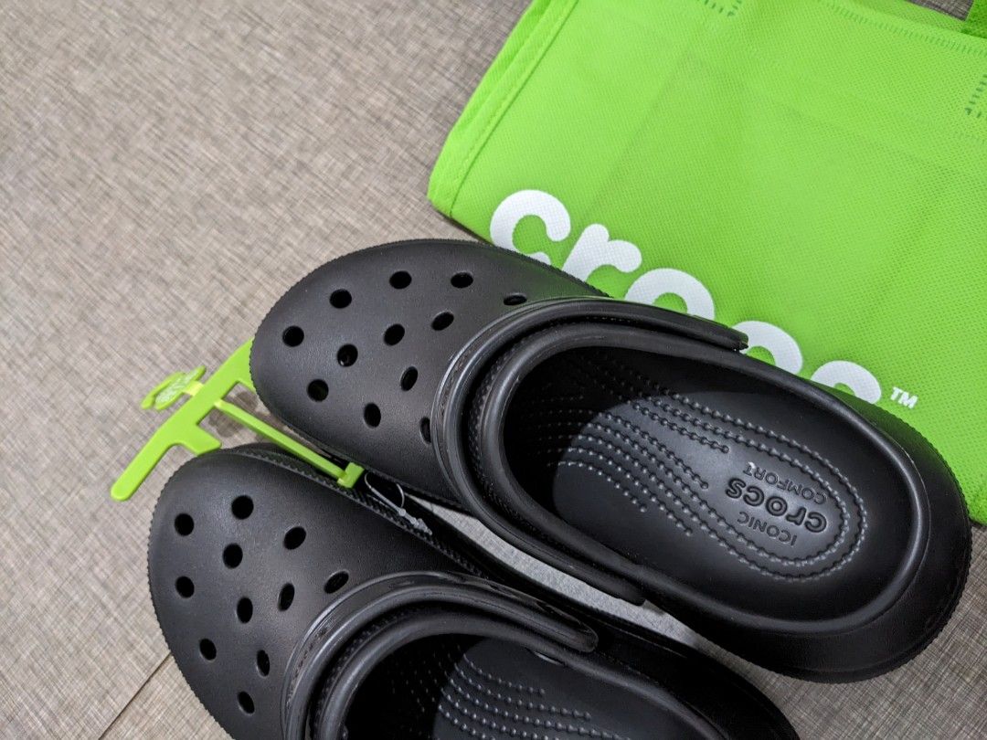 Crocs Classic Crush Clog, Women's Fashion, Footwear, Flats & Sandals on ...