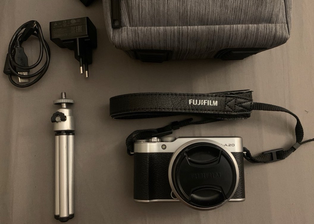 Fujifilm X-A20 Mirrorless Camera, Photography, Cameras on Carousell