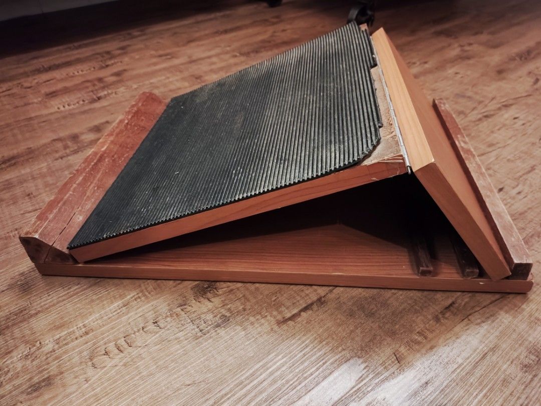 Inclined leg stand, Health & Nutrition, Medical Supplies & Tools on ...