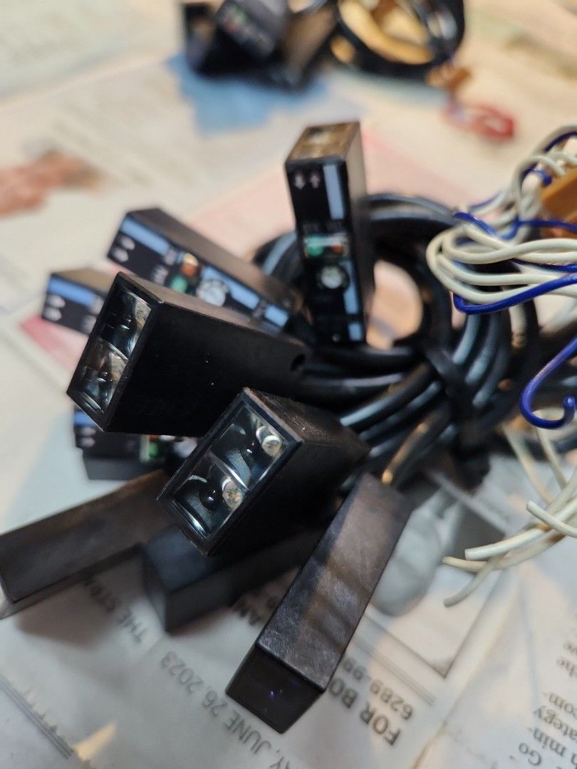 KEYENCE PHOTOELECTRIC SENSOR PZ-101, TV & Home Appliances, Electrical ...