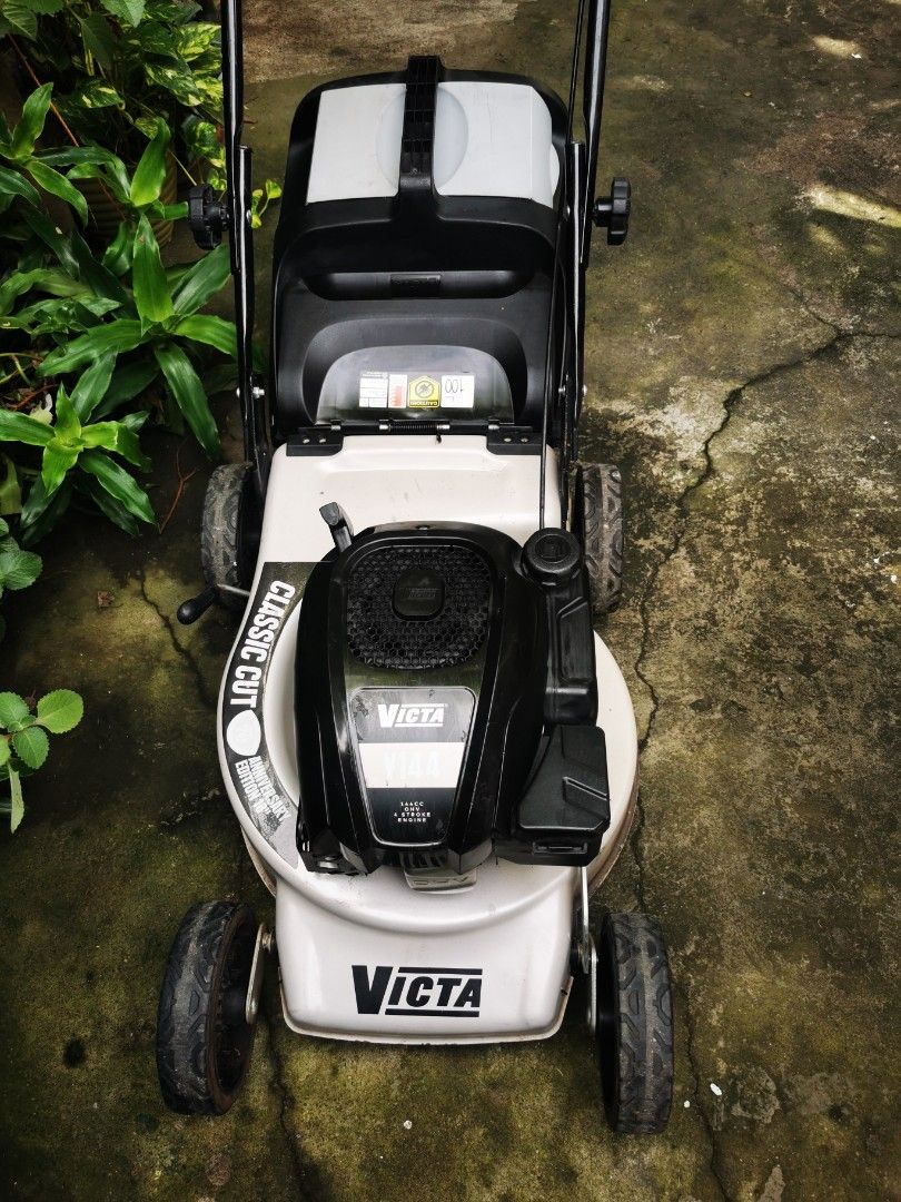lawnmower victa engine powered Briggs and Stratton, Furniture & Home ...