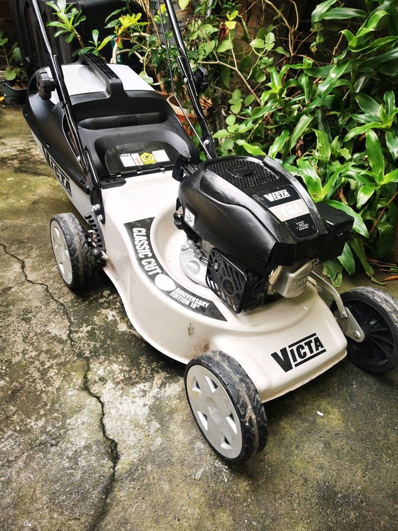 lawnmower victa engine powered Briggs and Stratton, Furniture & Home ...