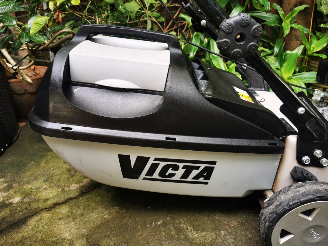 lawnmower victa engine powered Briggs and Stratton, Furniture & Home ...