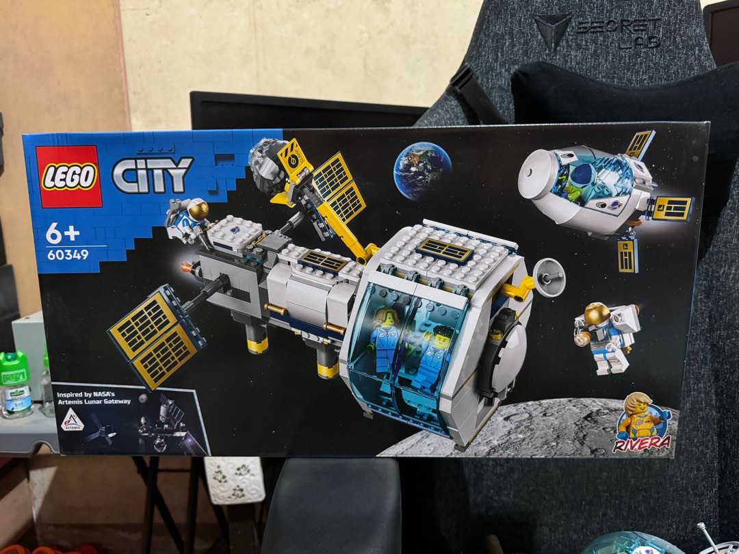 Lego Lunas Space Station, Hobbies & Toys, Toys & Games on Carousell