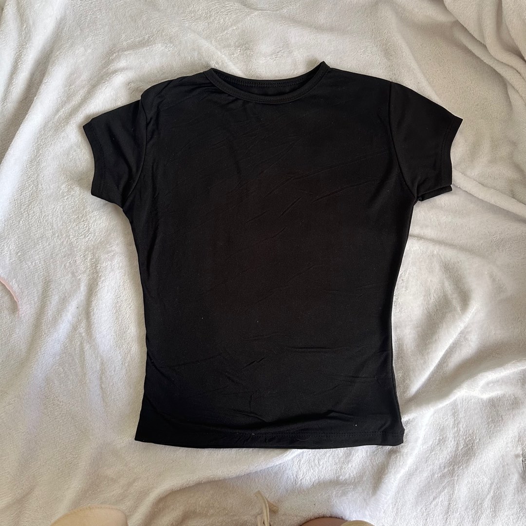 mera naomi basic top dupe, Women's Fashion, Tops, Blouses on Carousell