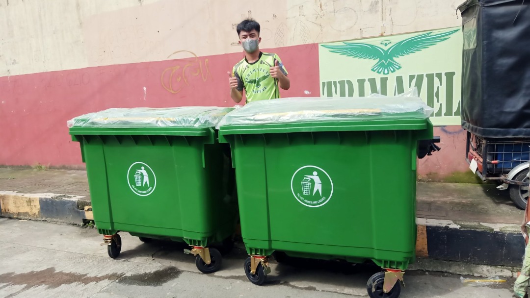 MOBILE TRASH BIN, Furniture & Home Living, Cleaning & Homecare Supplies ...