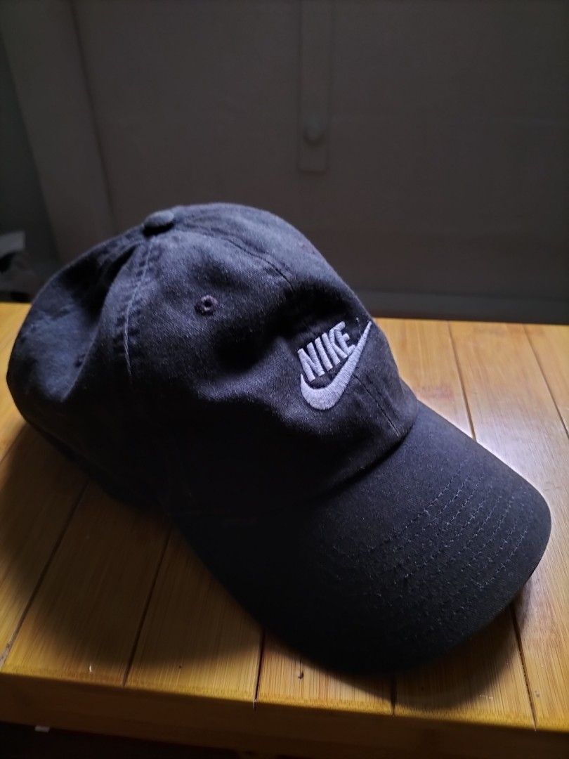 Nike cap, Men's Fashion, Watches & Accessories, Caps & Hats on Carousell