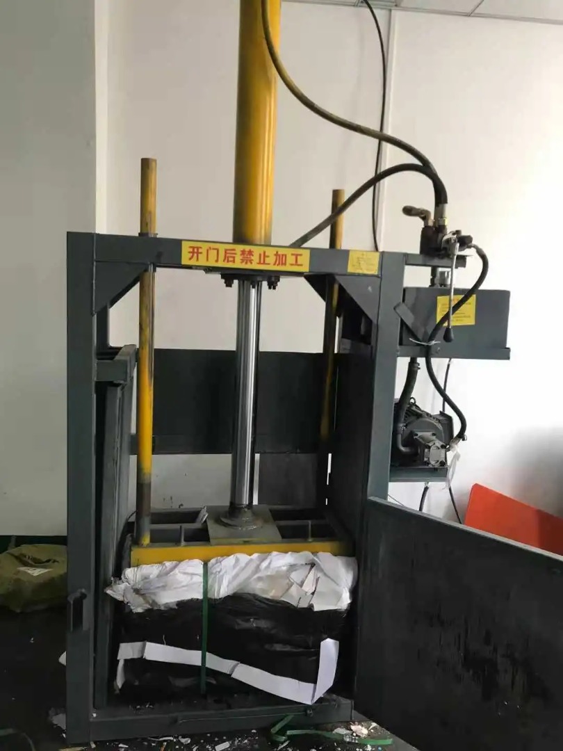 On Hand 30 Tons Hydraulic Baler Machine Brand New, Commercial ...