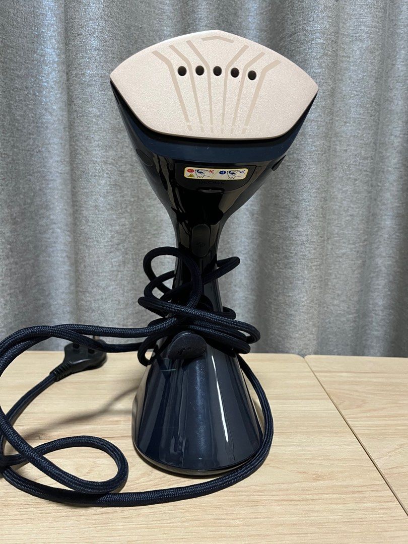 PHILIPS 飛利浦 GC810/26 8000系列二合一手提式蒸氣掛熨機, 家庭電器, 熨斗及掛熨機 - Carousell