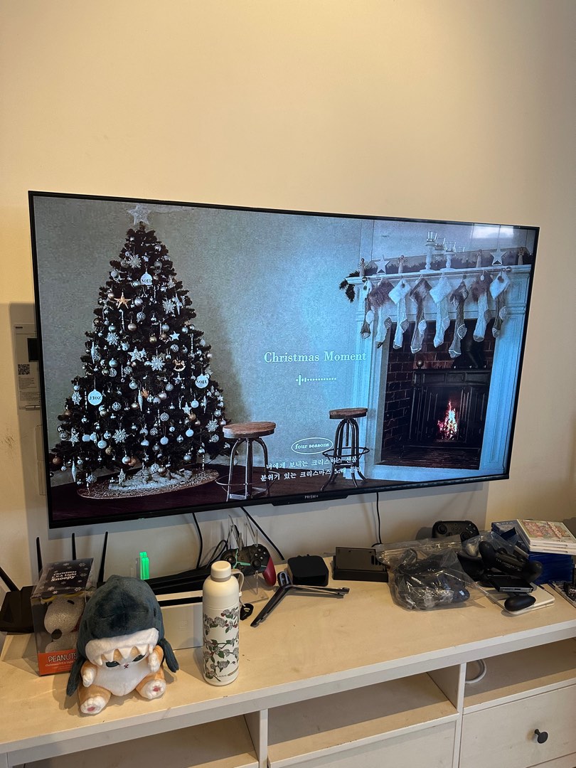 Prism+ TV Q65-QE 65 inch TV + wall mount, TV & Home Appliances, TV ...