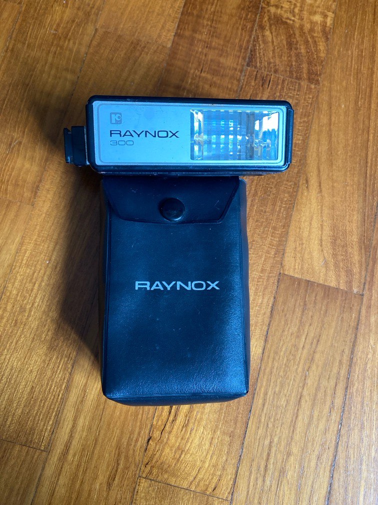 RAYNOX 300 Flash Cased Japan, Photography, Cameras on Carousell