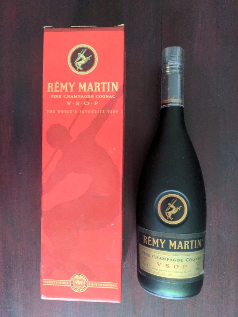 Remy Martin VSOP Fine Champagne Cognac (70cl / 40%), Food & Drinks, Alcoholic Beverages on Carousell