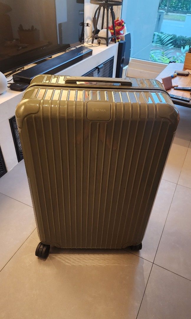 Rimowa Essential Check-In L - Cactus Green (Limited Edition), Hobbies ...
