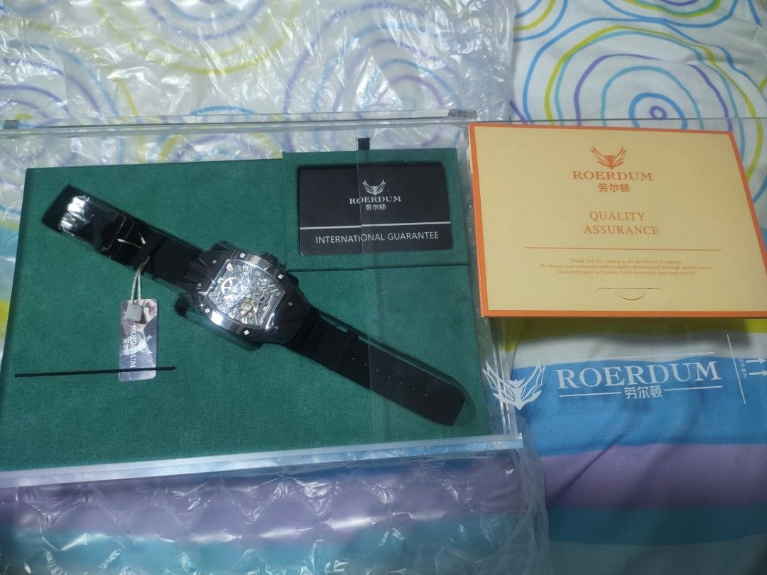 Roerdum 'City Hunter's carbon fiber limited edition automatic watch ...