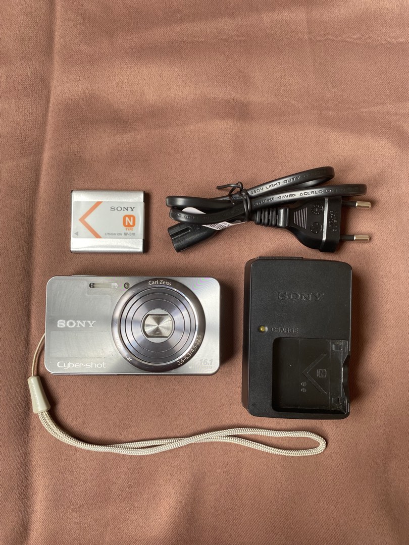 Sony Cybershot DSC- W570, Photography, Cameras on Carousell