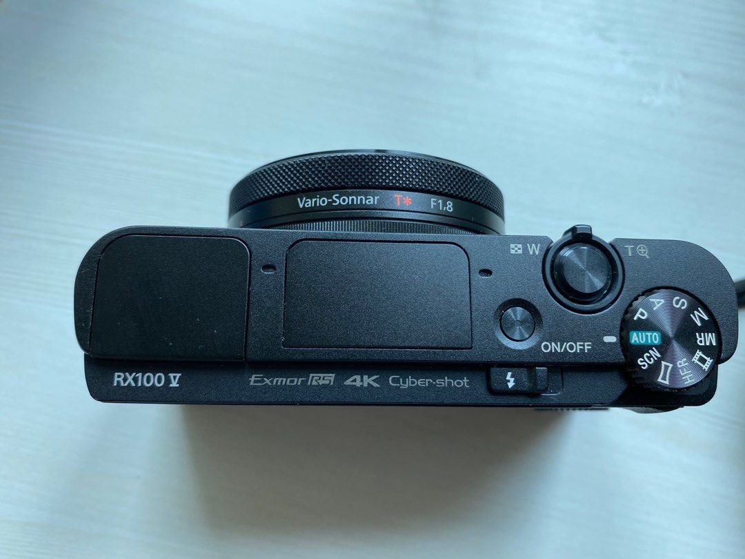 Sony RX100 Mark V, Photography, Cameras on Carousell
