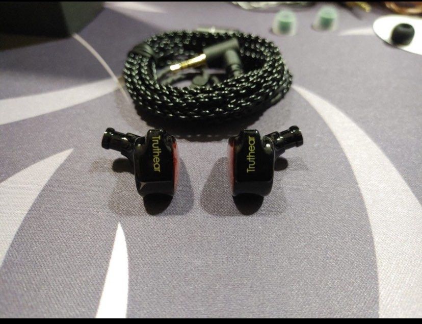 Truthear Zero: Red IEM NEGOTIABLE , Audio, Earphones on Carousell