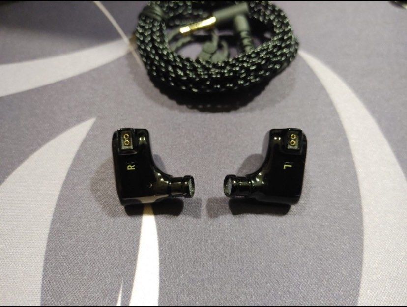 Truthear Zero: Red IEM NEGOTIABLE , Audio, Earphones on Carousell