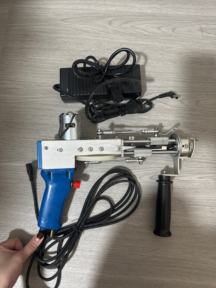 tufting gun, Hobbies & Toys, Stationery & Craft, Handmade Craft on ...
