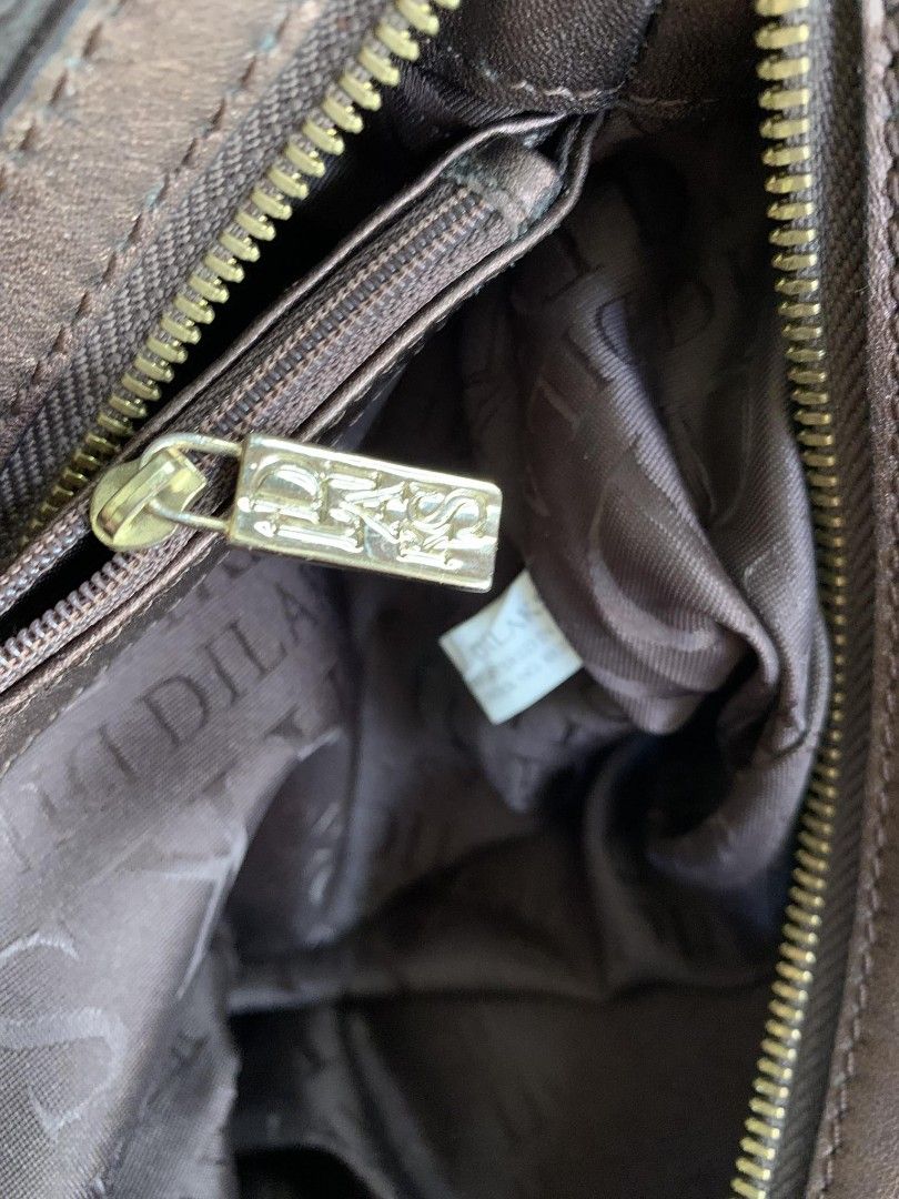 Ukay² Dilaks brand Doctors bag, Women's Fashion, Bags & Wallets ...