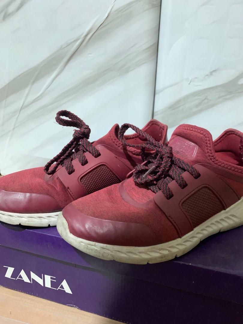 World Balance Ultra Fly Maroon Shoes, Women's Fashion, Footwear ...