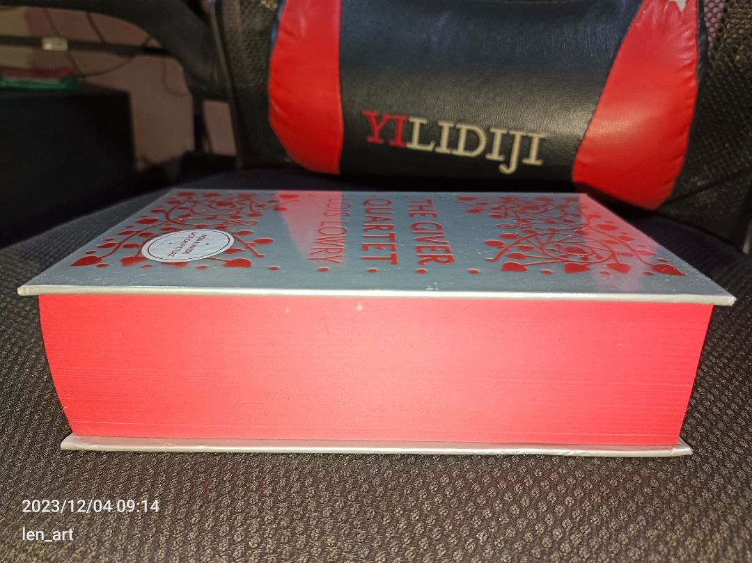 YA/Classics/Dystopia/Sci-fi/Fantasy: The Giver Quartet by Lois Lowry ...