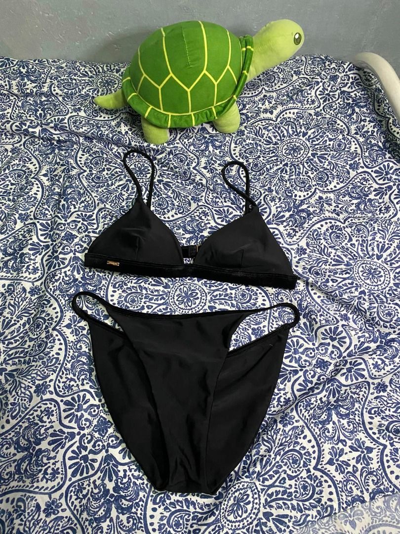 Authentic Amber Swim set, Women's Fashion, Swimwear, Bikinis ...