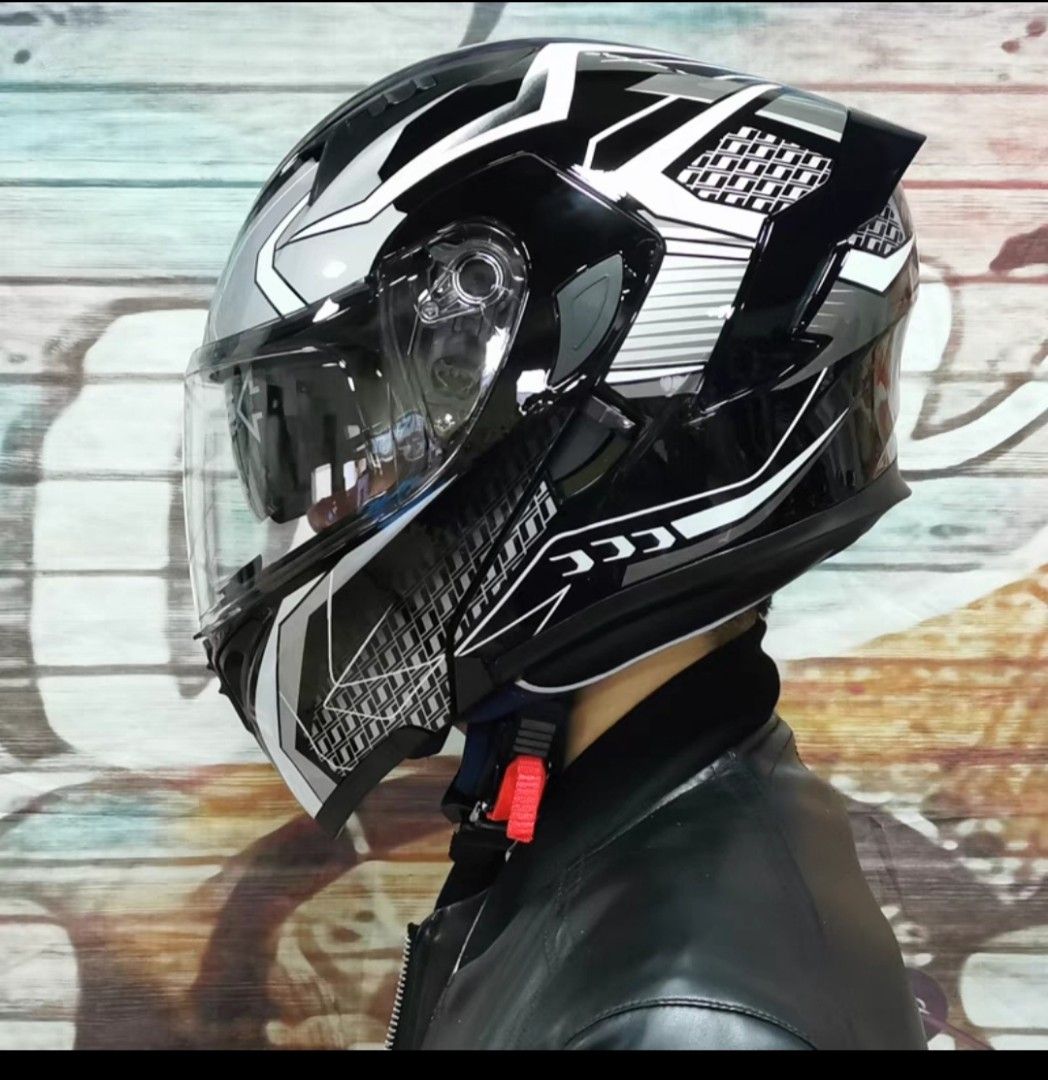 Black and white and sliver/grey design full face/half face/modular/flip ...