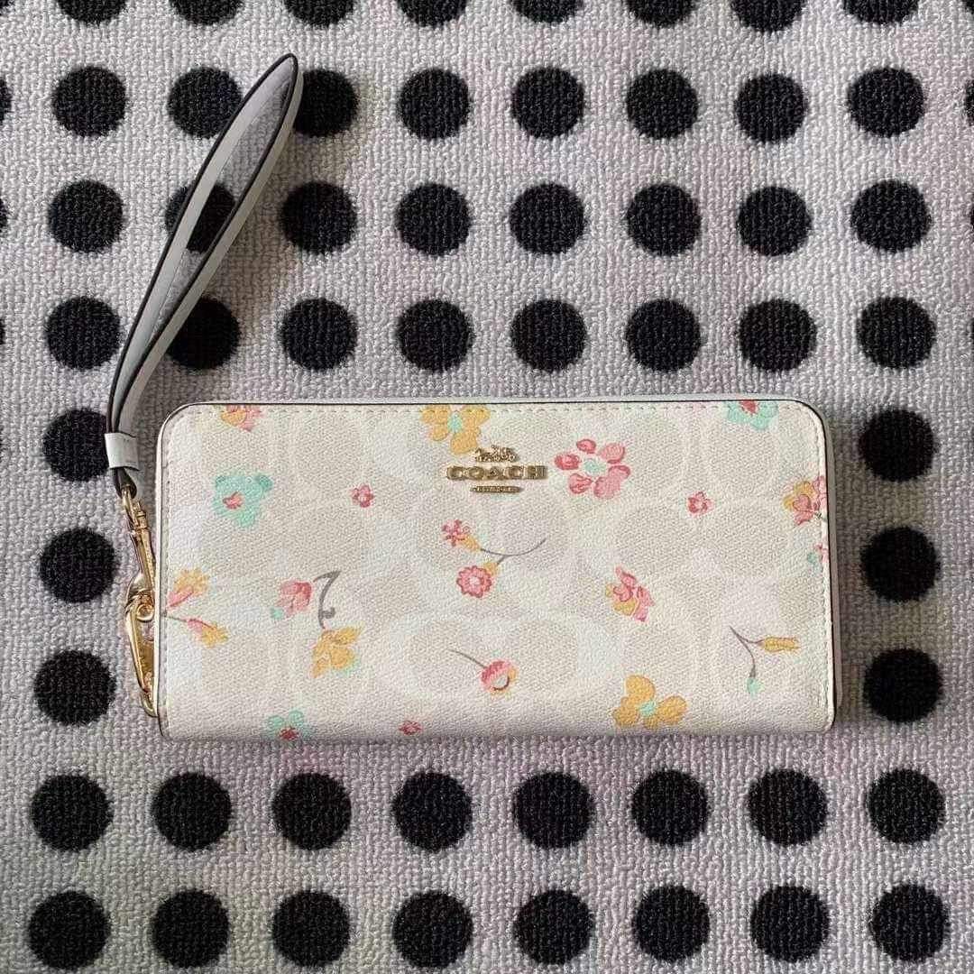 Coach Zip Around Wallet, Women's Fashion, Bags & Wallets, Wallets ...