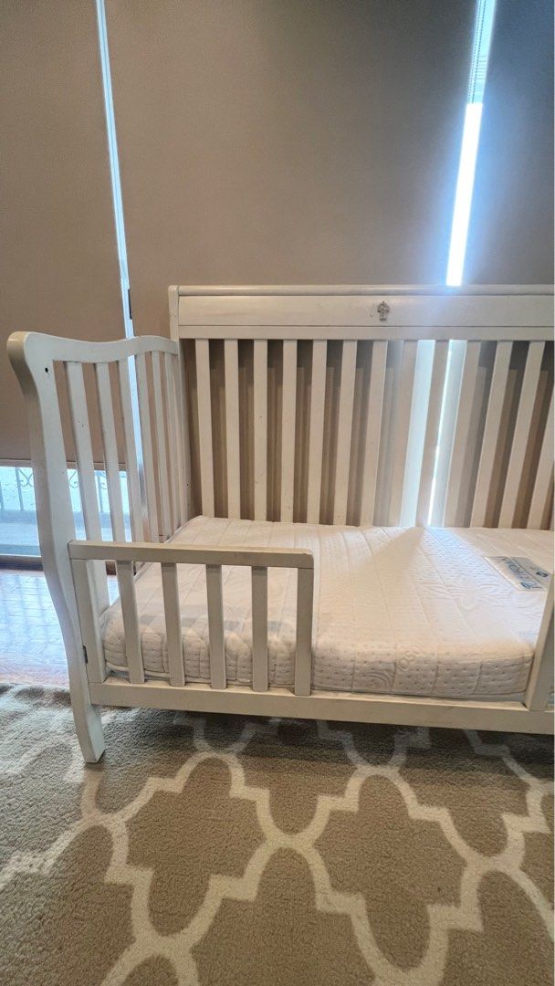Cuddlebug Solana 3-in-1 Convertible Crib Bed, Babies & Kids, Baby ...