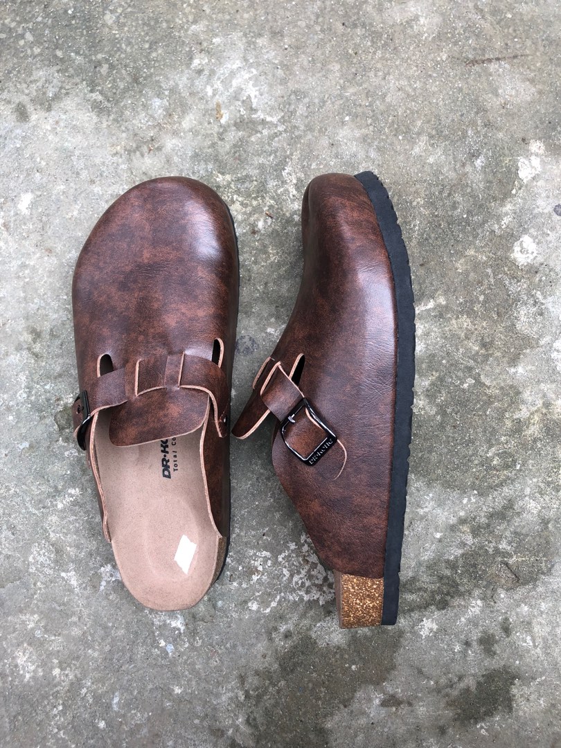 dr.kong clogs, Men's Fashion, Footwear, Slippers & Slides on Carousell