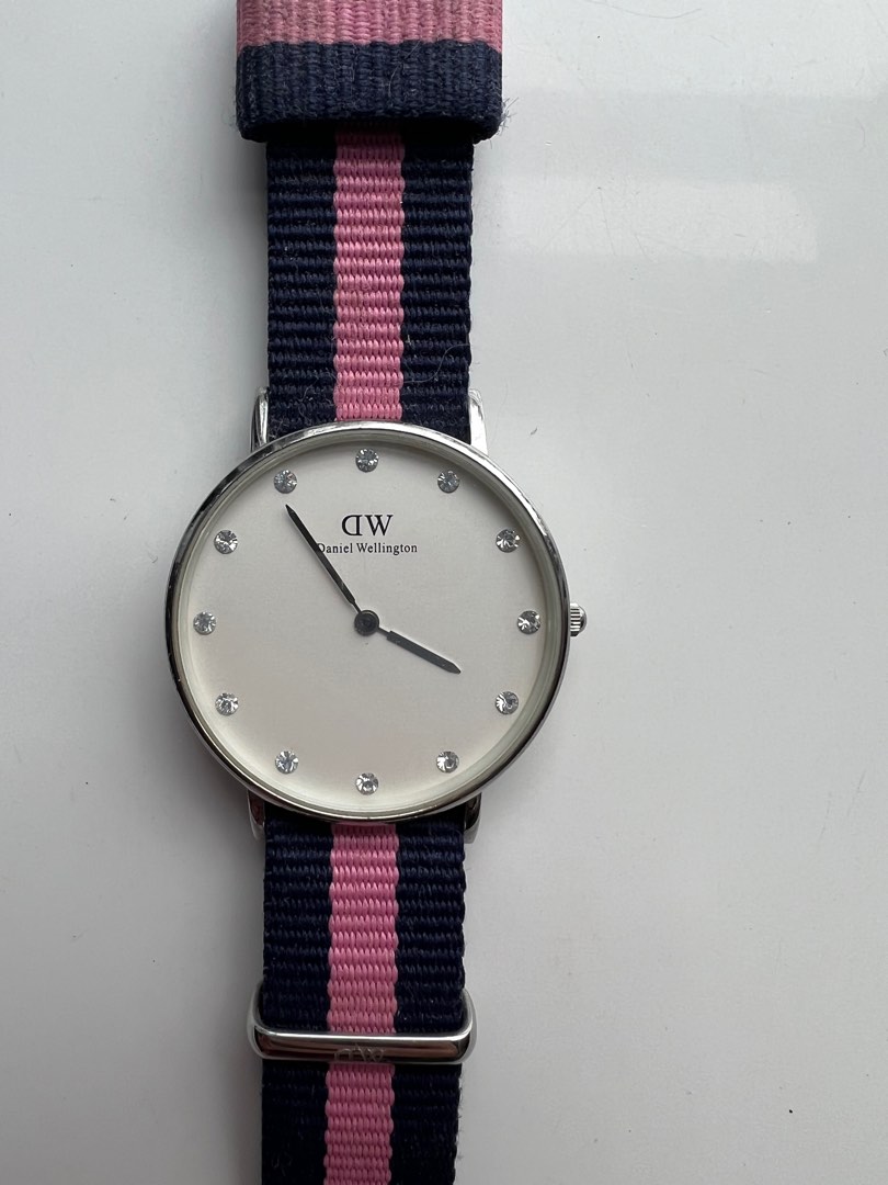 DW watch (model: 0908DW), 名牌, 手錶 - Carousell