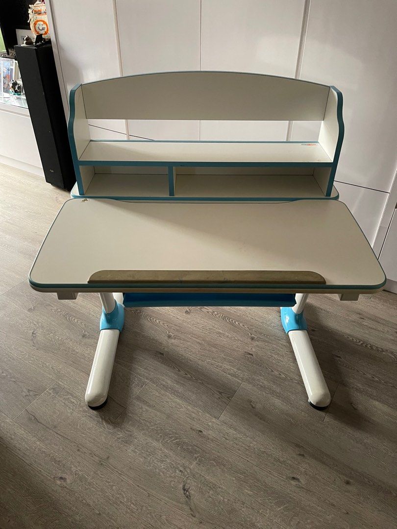 Ergo Star Study Table, Furniture & Home Living, Furniture, Tables & Sets on Carousell