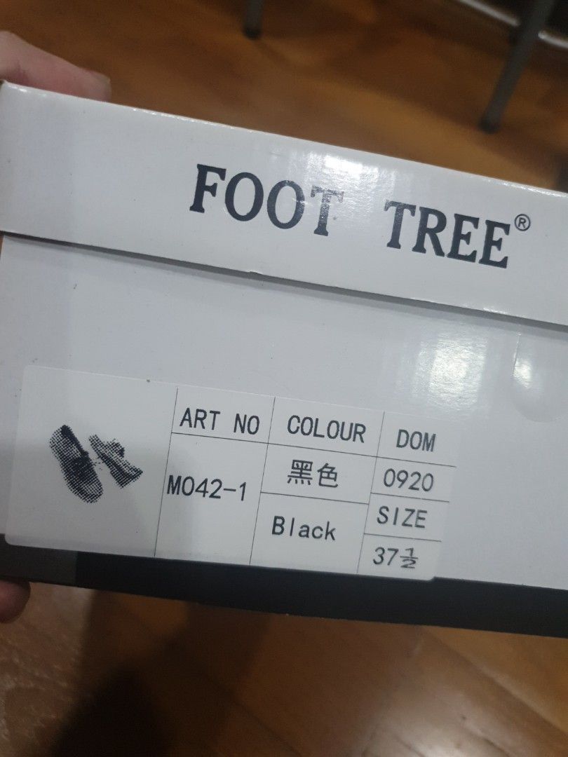Foot tree shoes, Women's Fashion, Footwear, Boots on Carousell