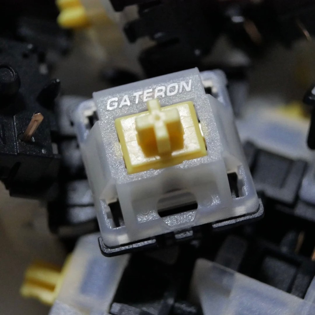Gateron Yellow Milky Top Black Bottom Switches 68 pcs, Computers & Tech ...