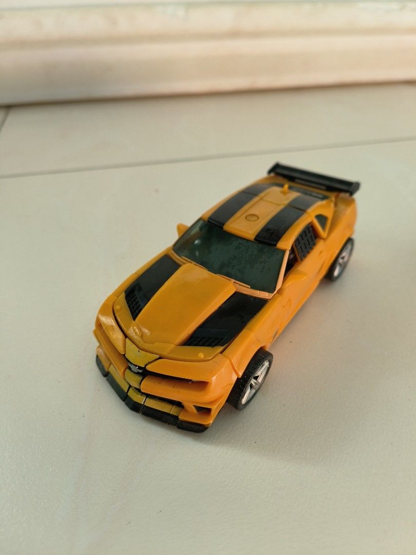Hasbro Original Transformers Deluxe Class Bumblebee with Mechtech ...